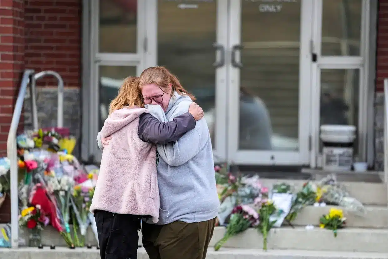 Prosecutor Confirms Officer's Death in Pennsylvania Hospital Siege ...